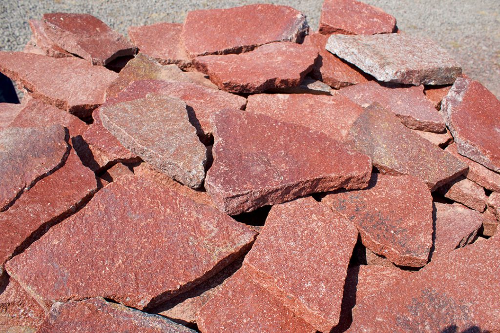 Laja irregular diagonal 15/35 color rojo mixto - Porfido Rivera